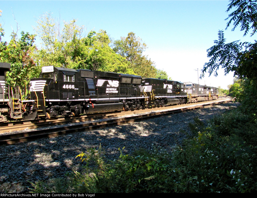 GP59ECO NS 4666 and RP-M4C 623